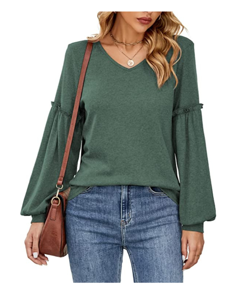 Sweaters that are Perfect for the Holidays -A Jetset Journal