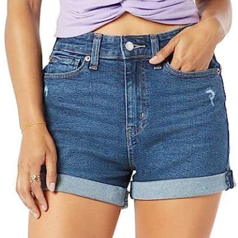Your New Favorite Pair of Jean Shorts - A Jetset Journal