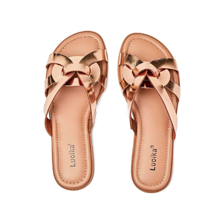 The Ultimate Guide to Wide Width Sandals - A Jetset Journal
